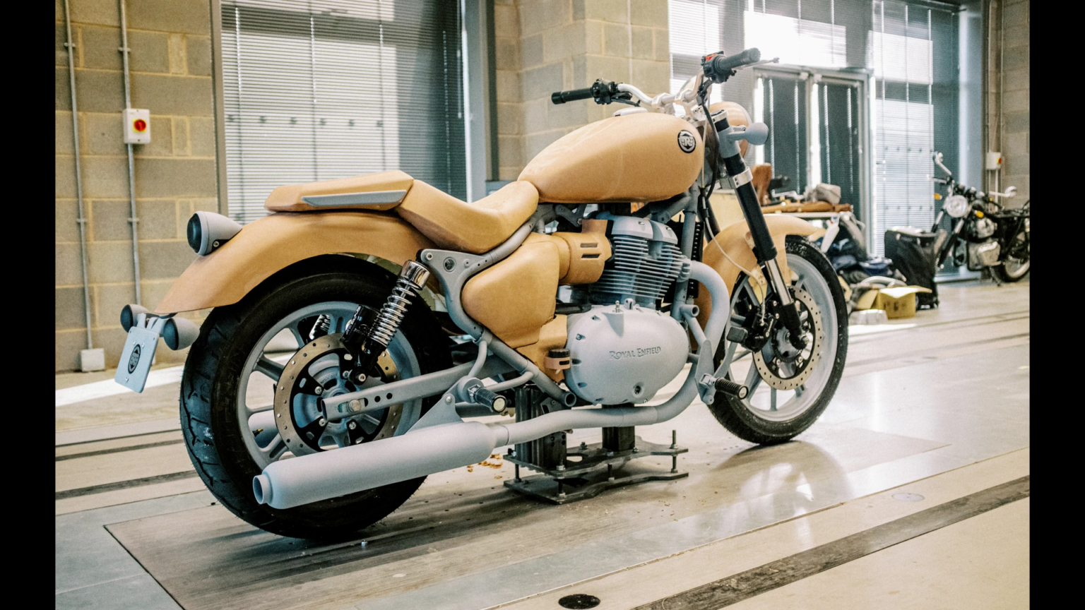 Super Meteor 650 finalmente apresentada! | Royal Riders Brasil